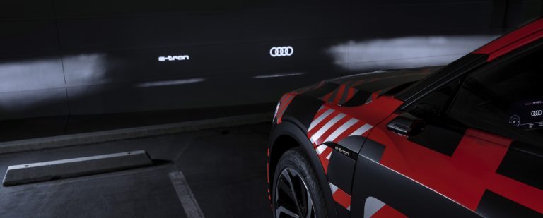 Feux Audi Digital Matrix LED : démo de choc | Audi4Addict